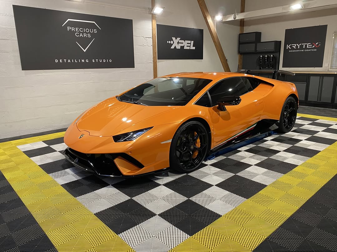 Lamborghini Huracán Performante Precious Cars Le Mans - PRECIOUS CARS